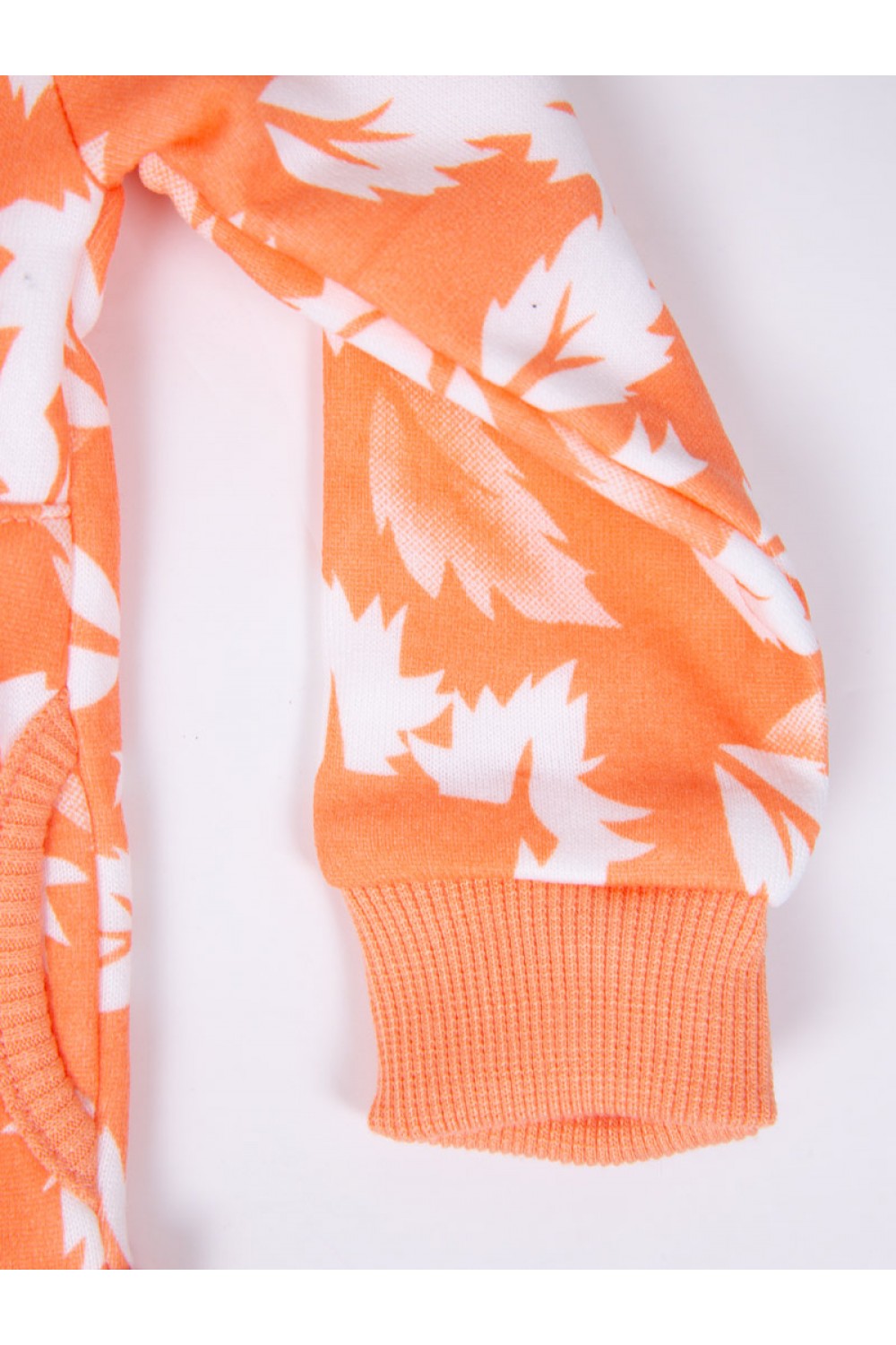 Winter jumbo jacket with leaf prints