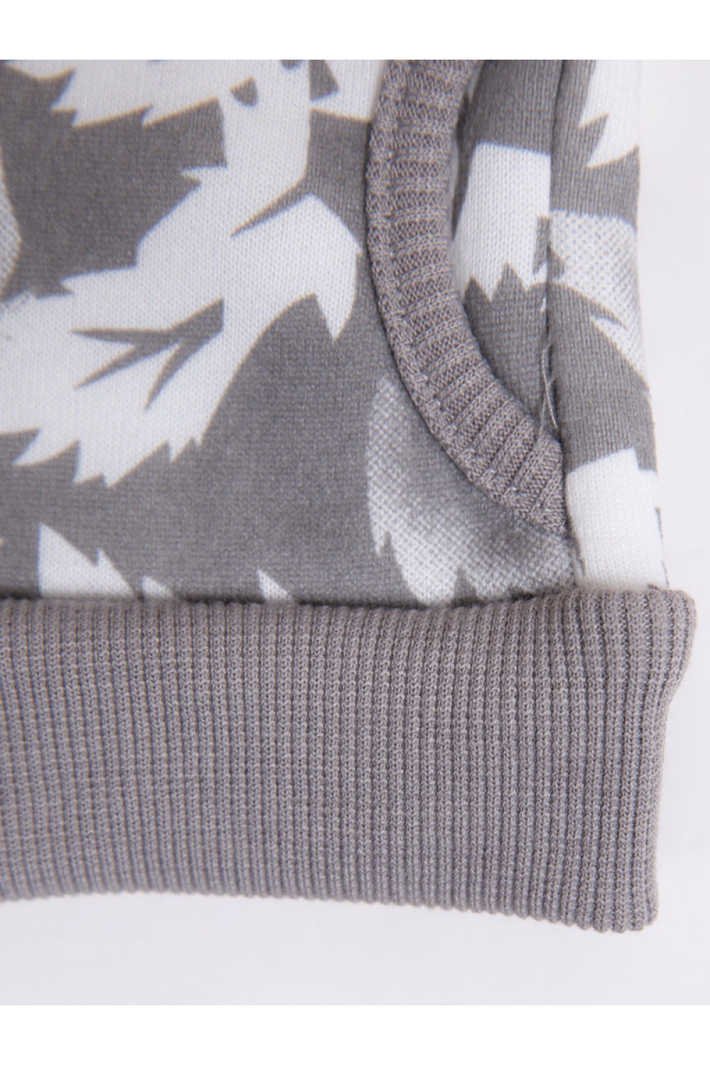 Winter jumbo jacket with leaf prints
