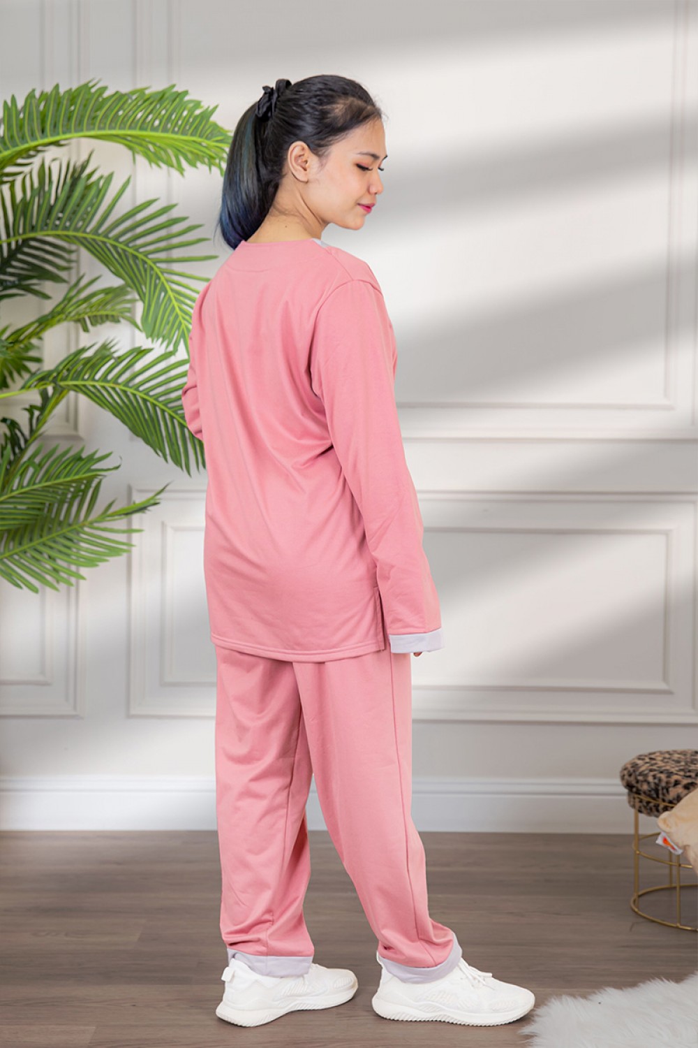 Two-piece plain pink work uniform with long sleeves, front button ...